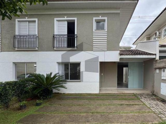 Casa à Venda no Condomínio Vitória Park Suzano | 3 Quartos 1 suíte | 2 Vagas | Quintal nos fundo