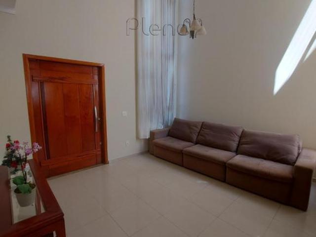 Casa à Venda no Condomínio Vivenda das Cerejeiras em Valinhos, no bairro Jardim