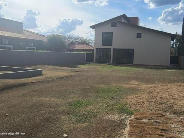 Casa à Venda no Condomínio Vivendas do Lago – Oportunidade Única!
