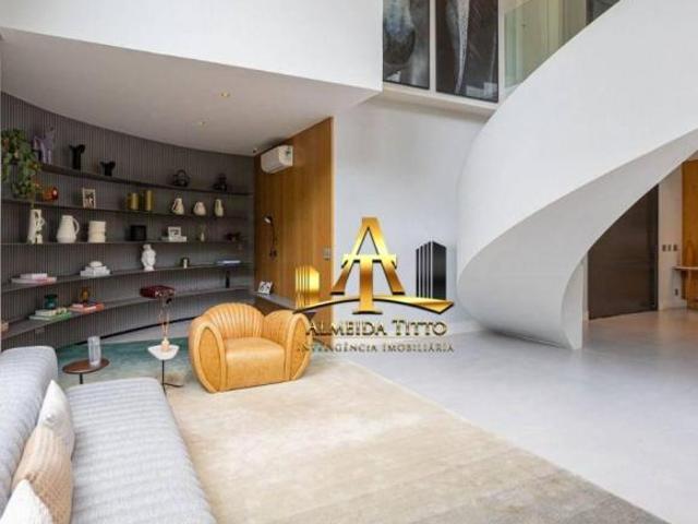 Casa à venda no Condomínio Alpha Conde II com 750 m² de terreno e 615 m² de área construída Alphav