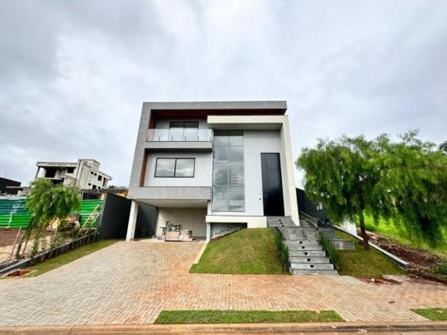 Casa a venda no condomínio Alphaville