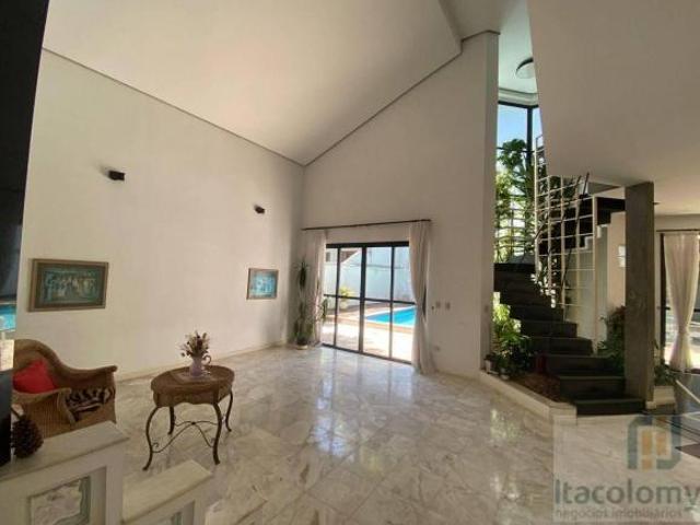 Casa à venda no Condomínio Alphaville 2