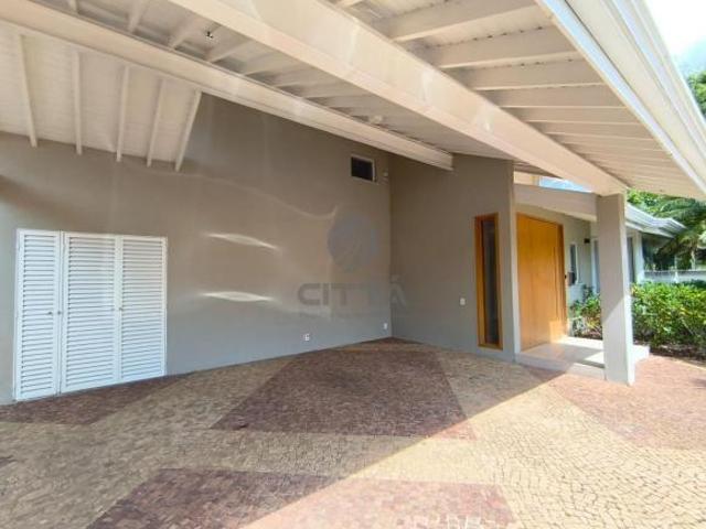 Casa à venda no Condomínio Arboreto dos Jequitibás em Sousas