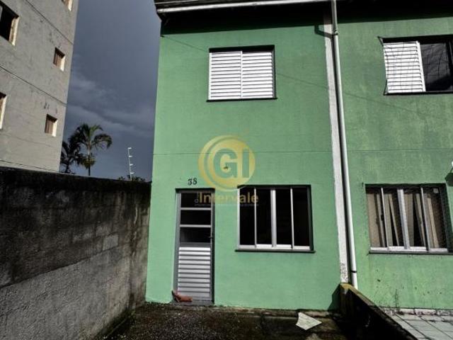 Casa à Venda no Condomínio Baronesa ? Jacareí/SP, 2 dormitórios, 2 vagas de garagem