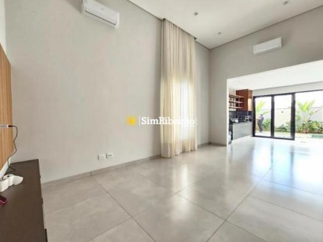 Casa à Venda no Condomínio Bella Cittá