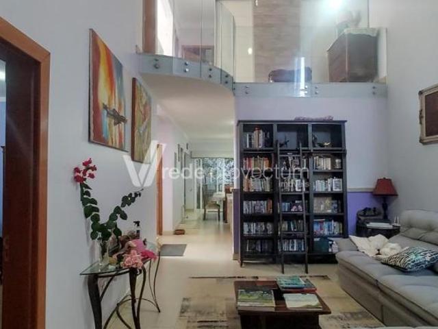 Casa à Venda no Condomínio Bosque dos Cambarás – Valinhos/SP