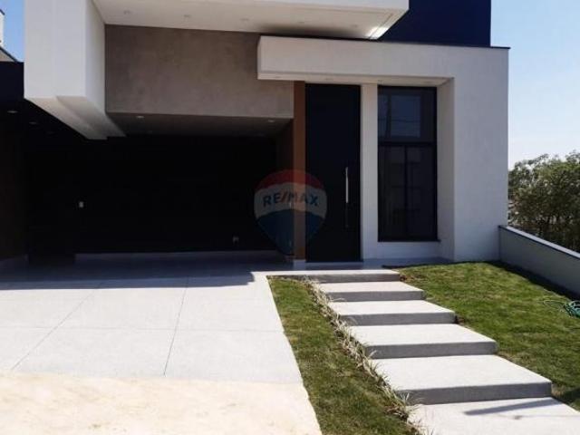 Casa à venda no Condomínio Campos do Conde – 3 suítes, área gourmet e piscina com cascata