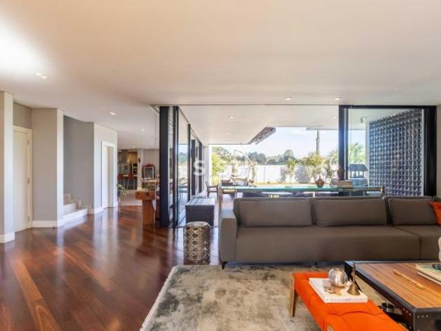 Casa à Venda no Condomínio Caeser Residence | 5 Su