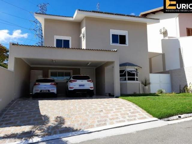 Casa à Venda no Condomínio Casa Grande III, em Louveira