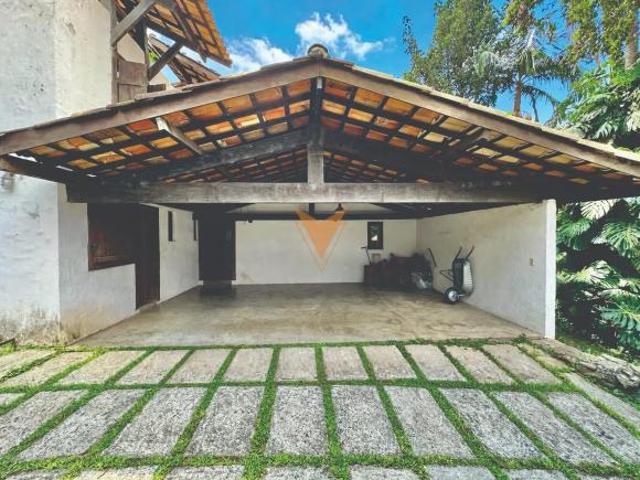Casa à venda no Condomínio Chácara São João, Granja Viana 3 Quartos, 1 Suíte, 4 Banheiros, 6 Vagas