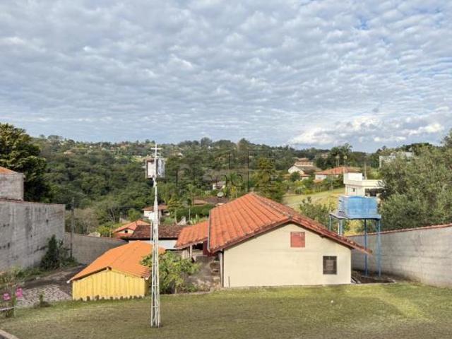 Casa à Venda no Condomínio Chácaras do Lago em Vinhedo, no bairro Caixa D´Água