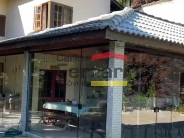Casa à venda no Condomínio Cinco Lagos Mairiporã ? porteira fechada