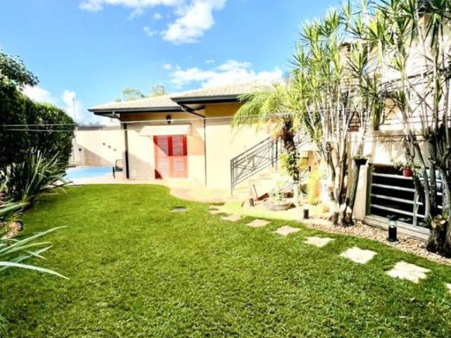 Casa à venda no Condomínio Colinas de São Francisco | 04 dormitórios, piscina e área gourmet