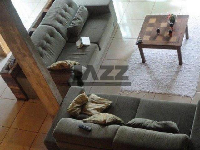 Casa á venda no Condomínio Colinas do Ermitagecom 350m², 2 suítes