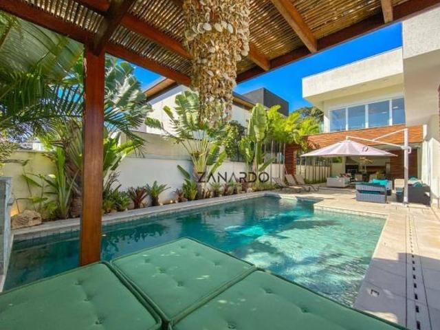 Casa à venda no condomínio da Riviera de São Lourenço
