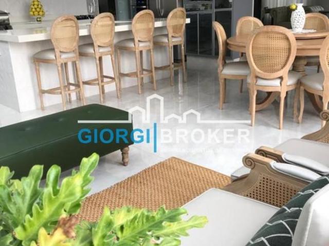 CASA A VENDA NO CONDOMÍNIO DAMHA VI: Luxuosa Residência com 4 Suítes e Área de Lazer em São José do