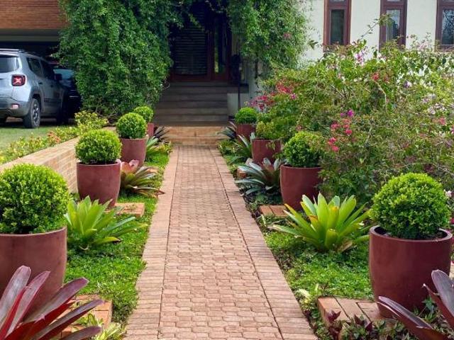 Casa à venda no condomínio Ecoville, com acabamento de ótima qualidade