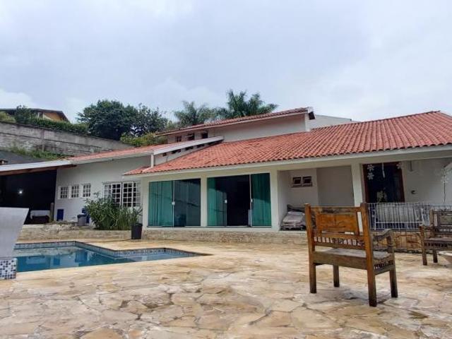 Casa à venda no Condomínio Estância Marambaia em Vinhedo/SP