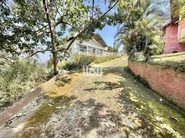 Casa à venda na Granja Viana