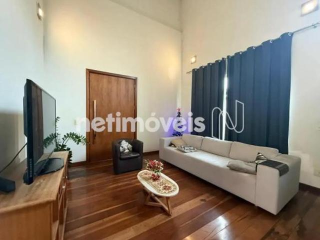 Casa à venda no condomínio Fazenda da Serra