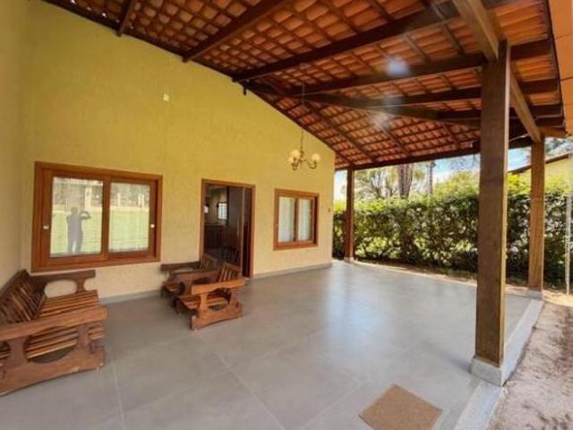 CASA À VENDA NO CONDOMÍNIO FAZENDA SOLAR IGARAPÉ