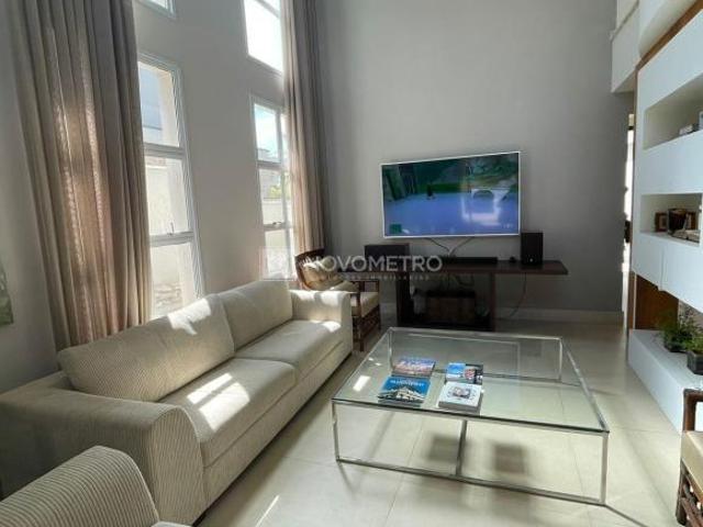 Casa à venda no Alphaville Dom Pedro Campinas | 3 suítes Estuda Permuta