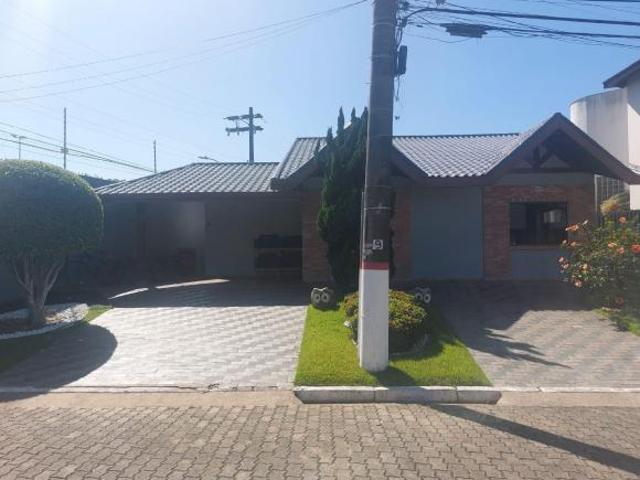 Casa a venda no condomínio fechado Bougainvillee II em Peruíbe SP