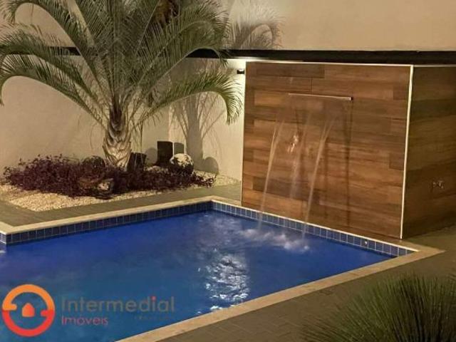 Casa à Venda no Condomínio Floraville