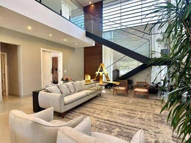 Casa à venda no Condomínio Genesis 2 totalmente mobiliada e decorada Alphaville Santana de Parna