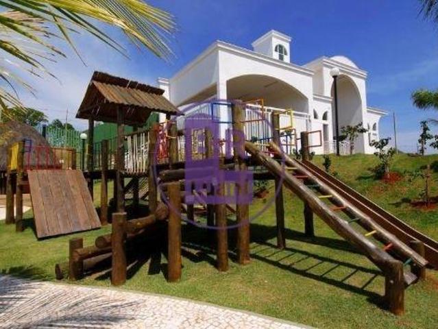 Casa a venda no Condominio Golden Hill