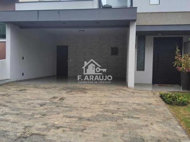 Casa à venda no Condomínio Golden Park Residence