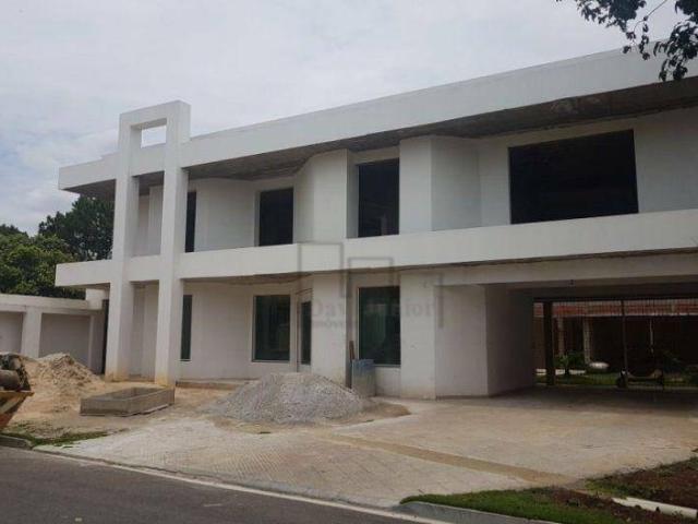 Casa a venda no Condomínio Granja Olga III Sorocaba 8 Dorms