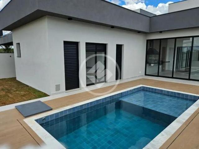 Casa à venda no Condomínio Ibi Aram 2 – 195m² de construção | 3 suítes | Piscina