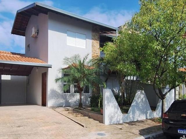 Casa à Venda no Condomínio Itapema em Valinhos, no bairro Parque dos Cocais