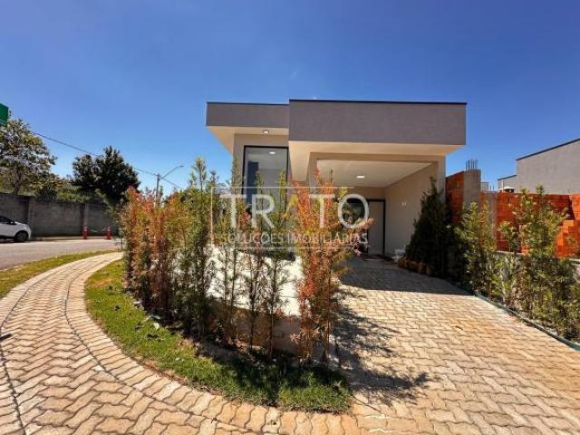 Casa à Venda no Condomínio Jardim dos Lírios