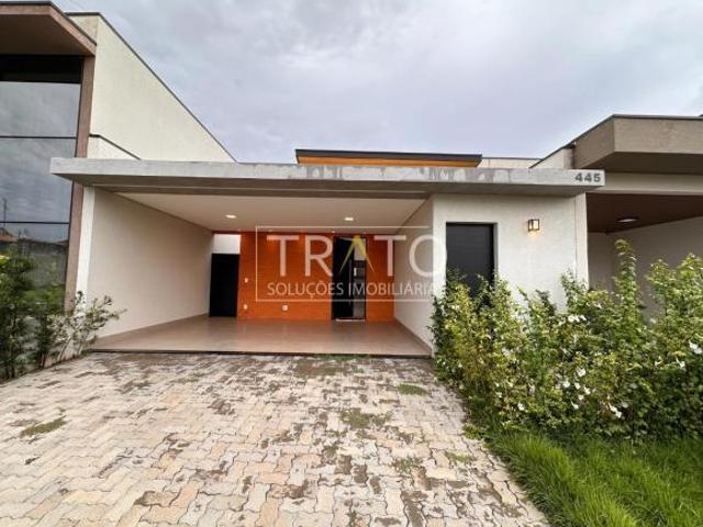 Casa à Venda no Condomínio Jardim dos Lírios, em Paulínia
