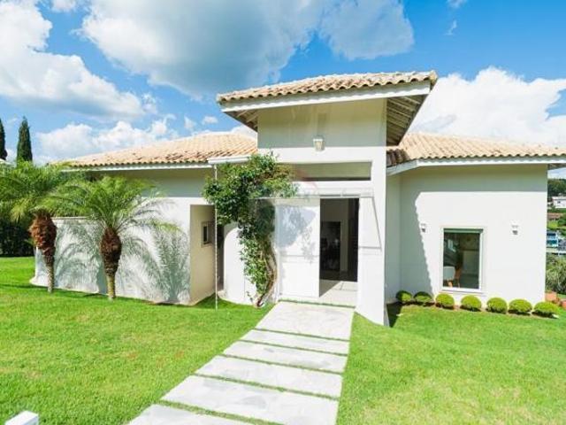 Casa à Venda no Condomínio Jardim das Palmeiras em Bragança Paulista SP: Luxo e Conforto em um só