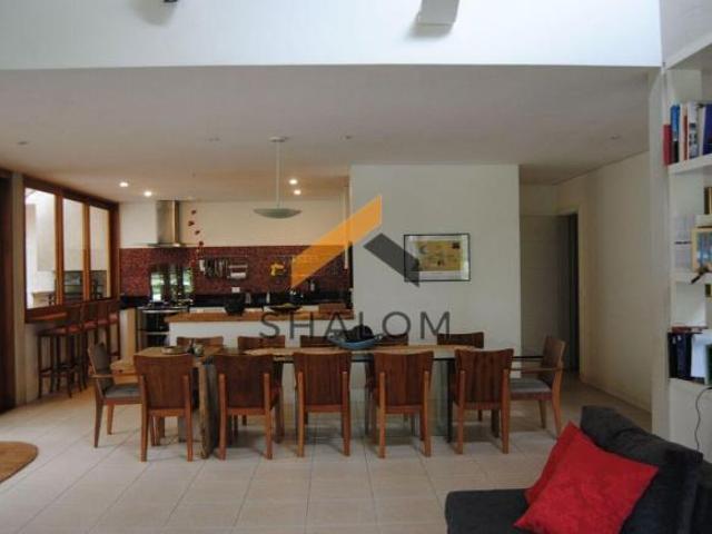 Casa à Venda no Condomínio Jardim Iolanda: Tranquilidade, Segurança e Infraestrutura Completa