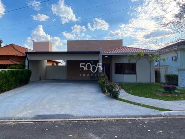 Casa à venda no Condomínio Jardim Theodora, com 310m² e 5 suítes