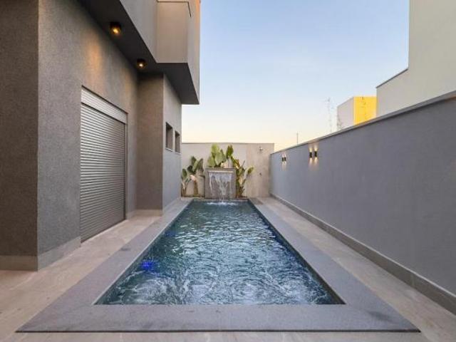 Casa à venda no condominio jardim versailles Uberlândia MG