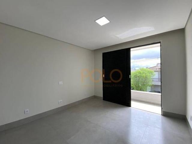 Casa à venda no Condomínio Jardins Roma em Uberlândia