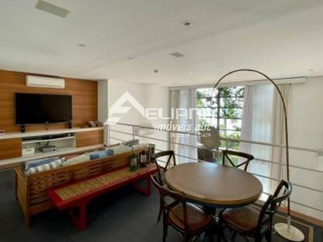 Casa à Venda no Condomínio Jequiti Residences
