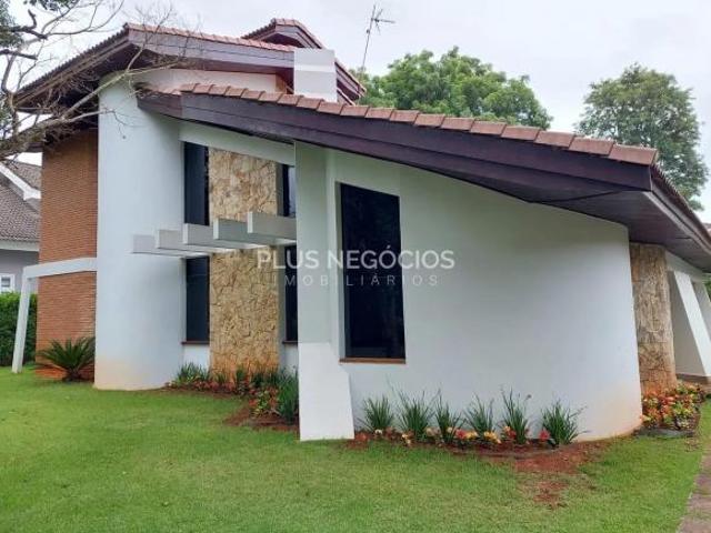 Casa a venda no condominio Lago Azul Golf Clube, Setor 1, proximo a portaria localização privilegiad