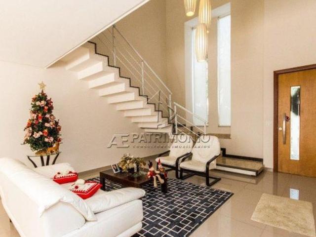 Casa à venda no Condominio Lago da Boa Vista