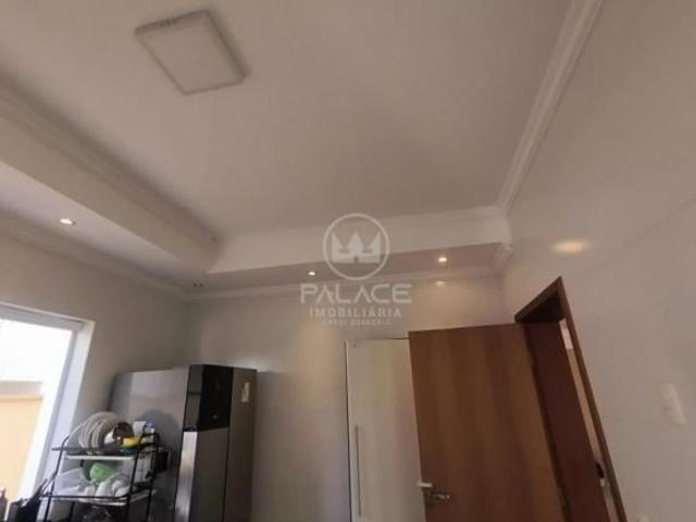 Casa à Venda no Condomínio Leão