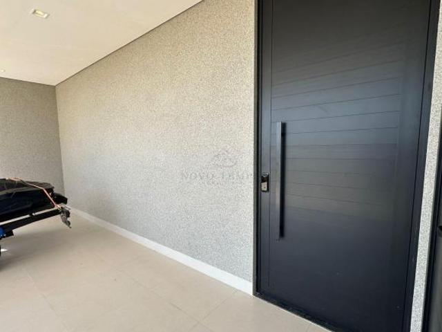 Casa à venda no Condomínio Madalena II em Araçatuba com 3 dormitórios e suíte co