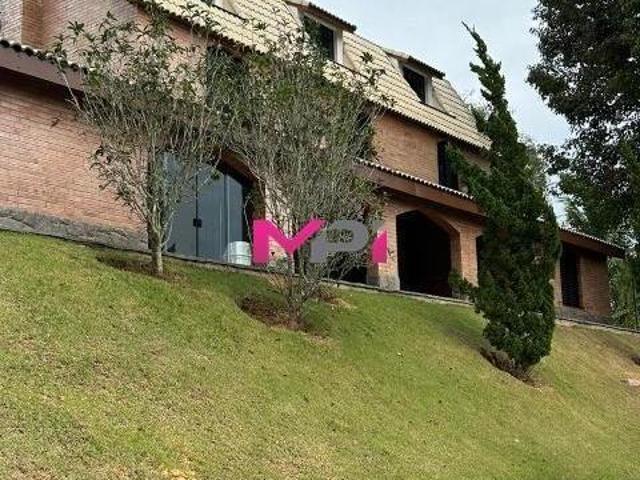 CASA A VENDA NO CONDOMÍNIO MARAMBAIA EM VINHEDO/SP