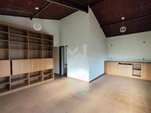 Casa à Venda no Condomínio Marambaia, em Vinhedo/SP!