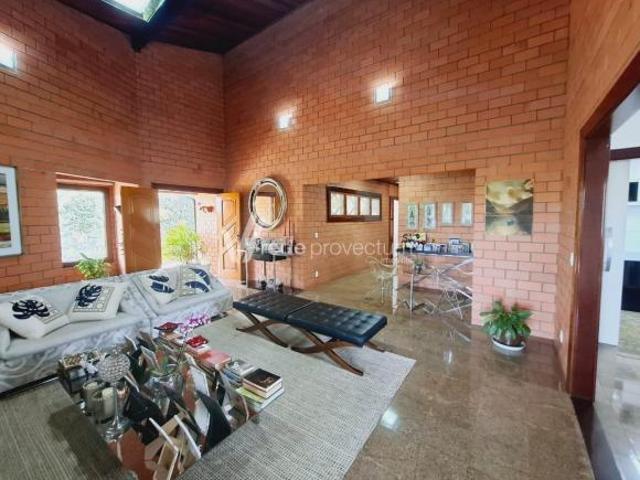 Casa à venda no Condomínio Marambaia, em Vinhedo/SP