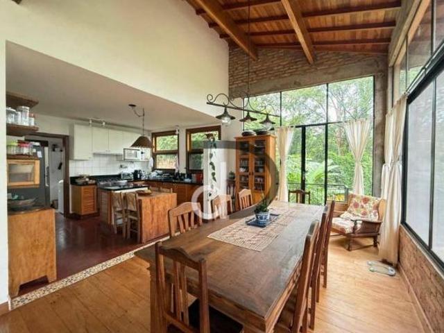 Casa à venda no Condomínio Marambaia, em Vinhedo/SP!